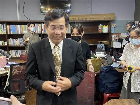 大專教師待遇公私齊一？ 教長：會補助私校調升學術研究加給 生活 中時