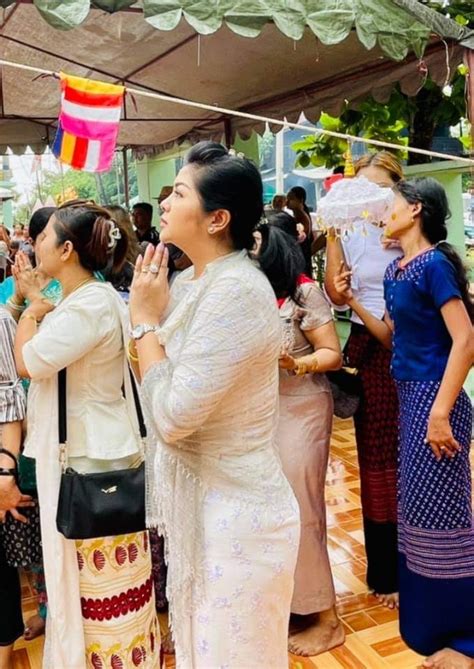 ကိုးနဝင်း စေတီတော်မြတ်ကြီးအား ထီးတော်တင် ပူဇော်ပွဲမှာ ပါရမီဖြည့်ကာ ကောင