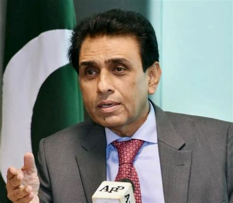 Khalid Maqbool Siddiqui Is In Contact With Both Altaf And Establishment