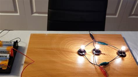 Light Bulb In Series Circuit