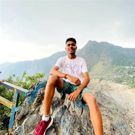 𝐚𝐤𝐬𝐡𝐚𝐭 akshat yadav on Threads