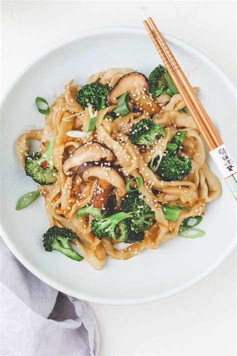 Diese Gebratene Udon Nudeln Mit Gemüse Und Sesam Sind So Unglaublich