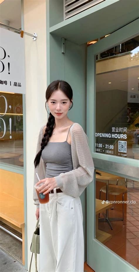 Ghim của HAG trên 0 THE Thời trang Trang phục nữ Quần áo