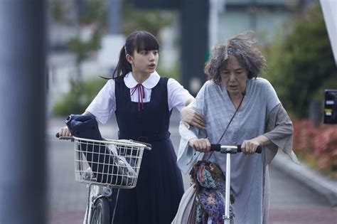 映画『宇宙でいちばんあかるい屋根』より清原果耶×桃井かおりの場面写真到着 Screen Online（スクリーンオンライン）