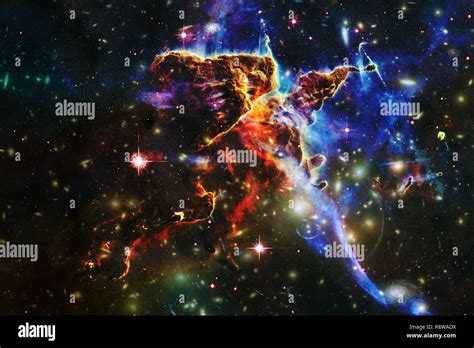 Universum gefüllt Sterne Nebel und Galaxien kosmische Kunst science fiction Wallpaper
