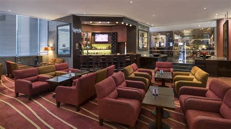 The Bar ล็อบบี้เลานจ์ของโรงแรมโนโวเทล กรุงเทพ บางนา ถนนศรีนครินทร์