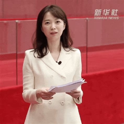 美女记者不止王冰冰！新华社张扬不仅貌美气质优雅还是顶级学霸 四海同心