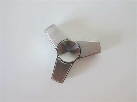 Fidget Tri-Spinner « Blog | lesterchan.net