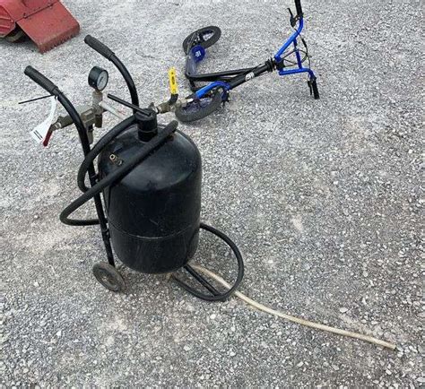 Small Sand Blaster 34h Albrecht Auction Service