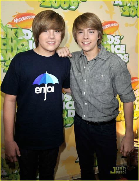 Dylan E Cole Sprouse Zack E Cody Gemeos A Bordo Em 2009 Dylan And
