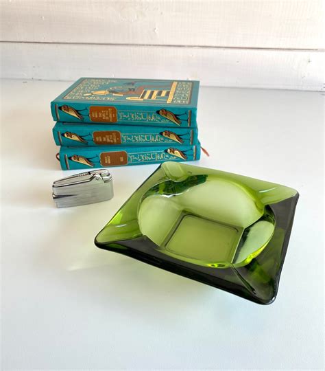 Vintage Mid Century Modern Emerald Green Glass Ashtray Ashes Smoking