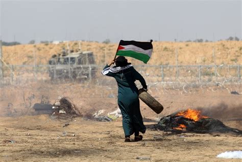 Gaza Israele Lattacco Dei Palestinesi Lungo La Barriera Di Confine