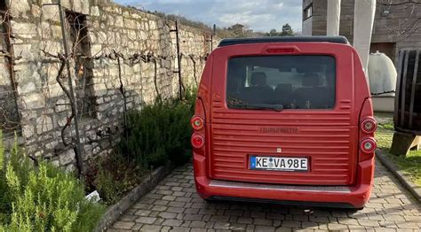 مینی‌ون ژیان در خیابان تنها چند ماه پس از رونمایی عکس خبرآنلاین