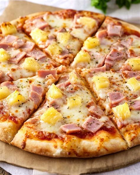 This Hawaiian Pizza Recipe Balances The Sweetness Of Fresh Pineapple