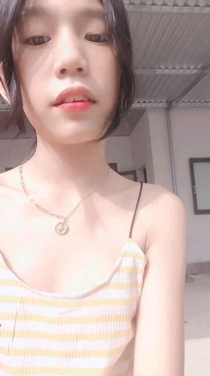 Posted By Adc Hh188 颜值分享社 关注她focus On This Girl 美少女 小学生女子 Share