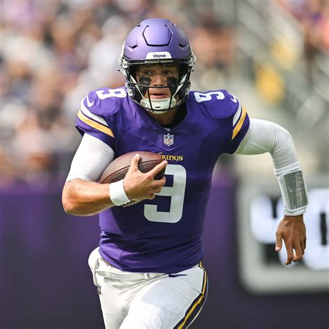 Nfl Sideline Reporter Melanie Collins Stuns In Workout Video The Spun