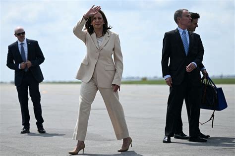Kamala Harris Escolhe Governador De Minnesota Tim Walz Como Vice De