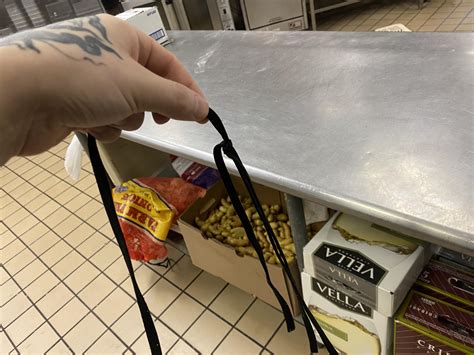 People Who Take Off Aprons Like Pants And Keep Them Knotted Up Are The