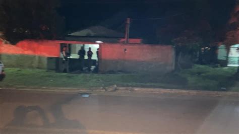 Homem é Encontrado Morto No Quintal Da Própria Casa Imagens Fortes