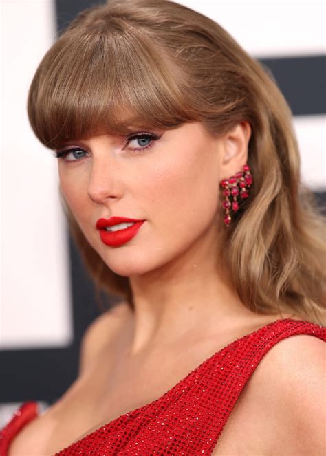 Every Red Lipstick Taylor Swift Swears By Beautycrew