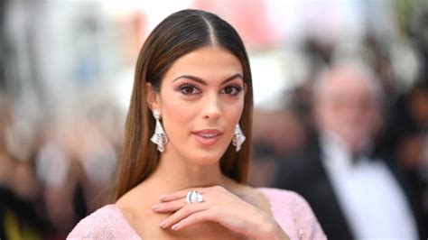 Iris Mittenaere Jurée à Miss Univers Elle Fait Monter La Température Depuis Le Salvador