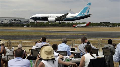 Boeing Dominates Beats Airbus In Orders At Farnborough Airshow Fox