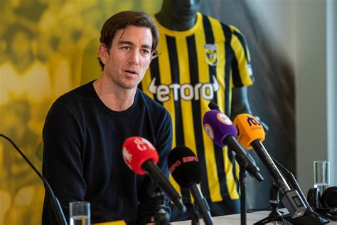 Vitesse Wil Met Miljoenenlening Amerikaan Coley Parry Terug Naar De