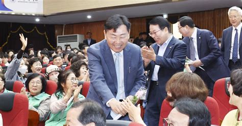 김관영 전북지사 시·군 방문 첫 일정부터 ‘재선 화두로 떠올라