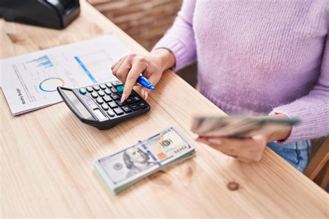 Najniższa krajowa Ile wynosi płaca minimalna w Polsce netto i brutto