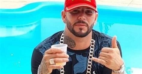 Homem é Assassinado Com 25 Tiros Na Porta De Casa Em Feira De Santana