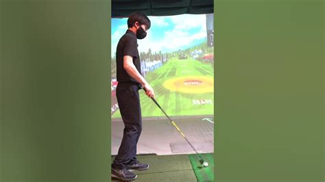 어깨힘빼고 천천히 부드럽게 백스윙하고 한템포 쉬고 다운스윙하면 손에 힘이 빠지며 편하게 클럽을 던질수 있습니다 Youtube