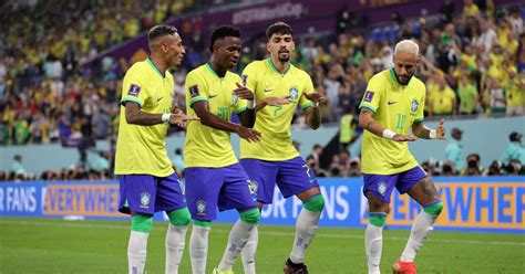 ℹ Espectáculo de baile mundialista en Brasil Neymar Vinicius Jr y el