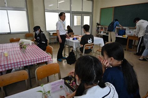生徒らの気軽な交流促進 居場所「絆カフェ」がオープン 日向 富島高校定時制に同県初 ／宮崎 毎日新聞