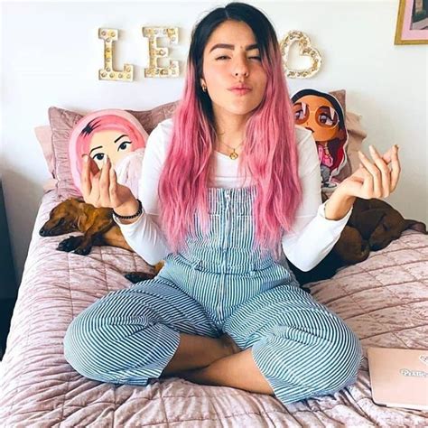 2 365 Me Gusta 42 Comentarios LESSLIE POLINESIA