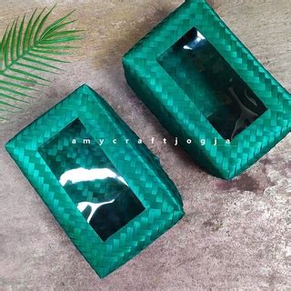 Jual Besek Persegi Panjang Mika Warna 20 X 30 X 8 Cm Besek Anyaman