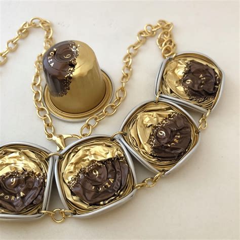 Colar de Cápsulas de Café Dourado Elo7 Produtos Especiais