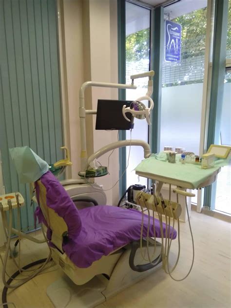 Дентален преглед плюс почистване на зъбен камък с ултразвук и полиране с Airflow разграбена