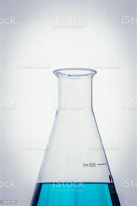 임상병리실 유리제품 포함된 화학분야 액체형 0명에 대한 스톡 사진 및 기타 이미지 0명 2015년 개발 Istock