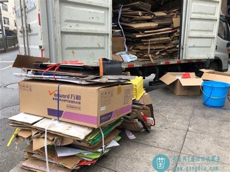那些收废品的人他们收去卖哪里啊？ 共丢网 废旧回收服务