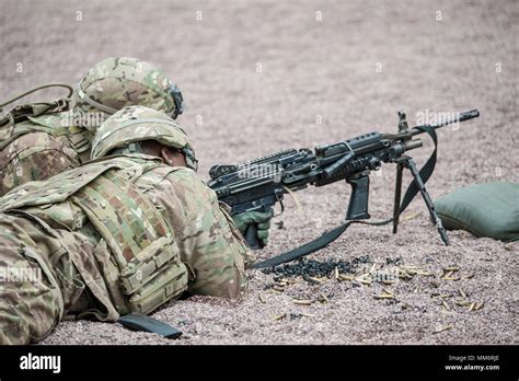 U S Soldiers Of 1 501st Arb Conduct M249 Qualification Sept 12 2017