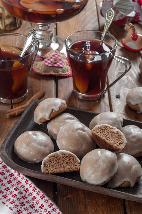Немски коледни курабии с бял пипер и захарна глазура Pfeffernüsse