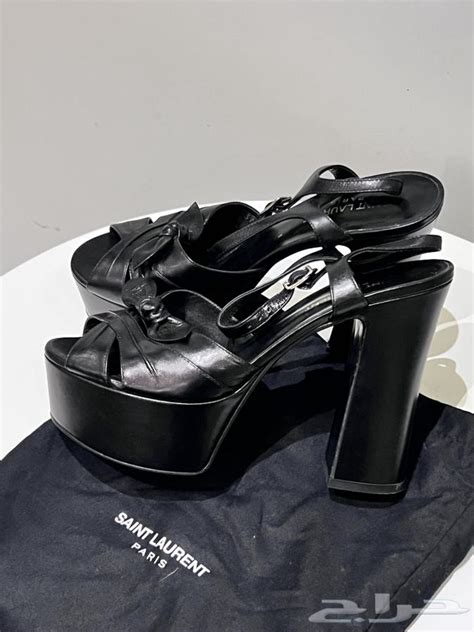 كعب سان لوران الأصلي