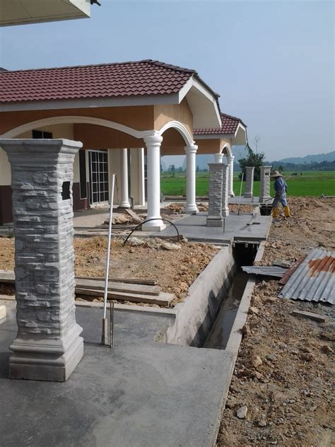 Four A Roman Pillar Tiang Pagar