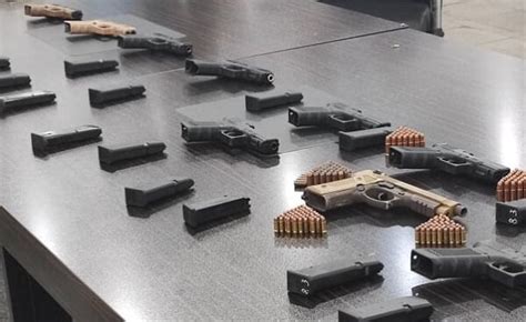 کشف ۱۱ قبضه کلت کمری و دستگیری ۲ نفر در مانه و سملقان ایسنا