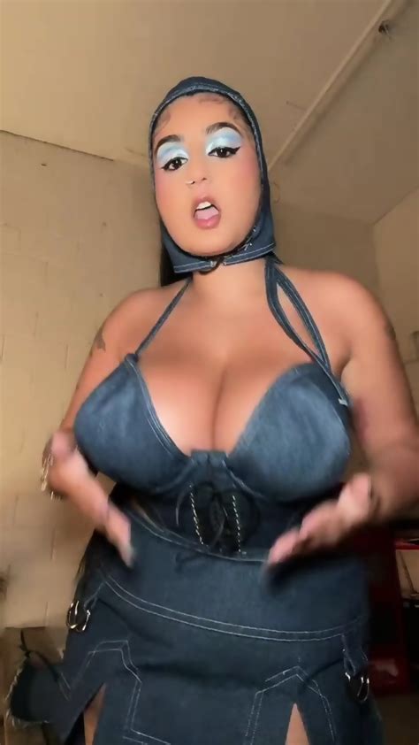 Chippyxnonstop Hanging Boobs Eporner