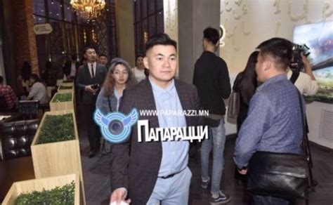 Жүжигчин Л Сөрөлт намдаад байна