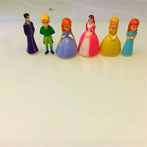 Disney Sofia The First Figurines Cake Toppers Hobbies And Toys Toys