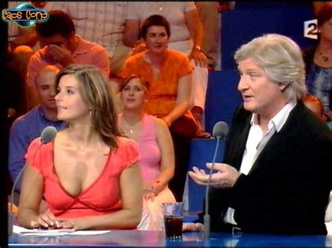 Naked Faustine Bollaert in La télé de Sébastien