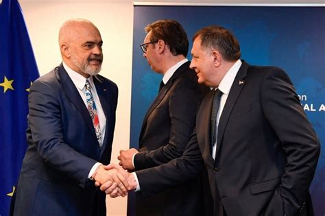 Jo vetëm Vuçiç dhe Dodik Shqipëria prej 11 vitesh drejtohet nga një