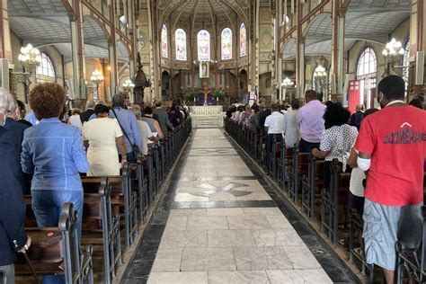 La fête de tous les saints et le jour des défunts 2 jours qui
